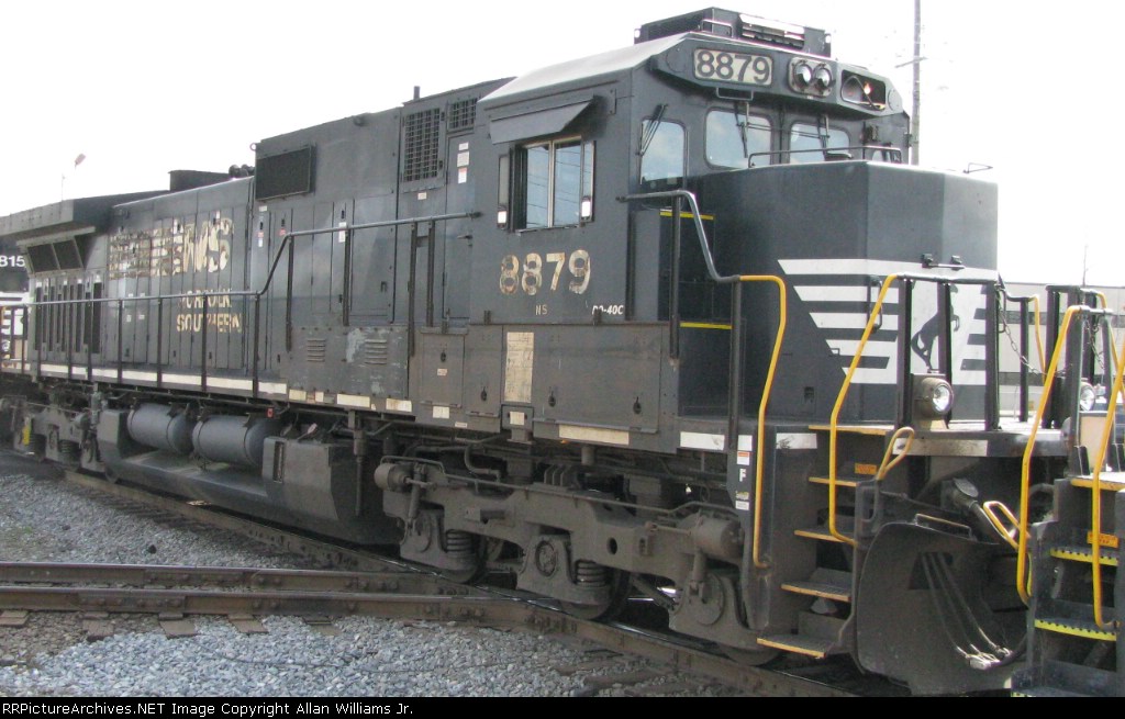 NS 8879